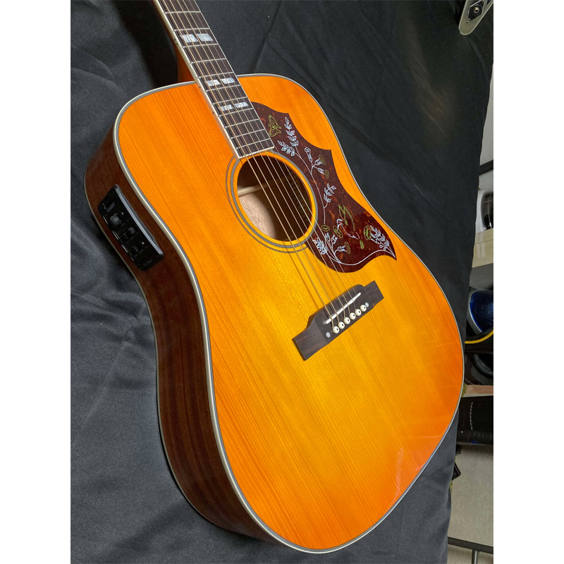 Acoustic guitar Hummbird thin cherry burst with fishman EQ red ...