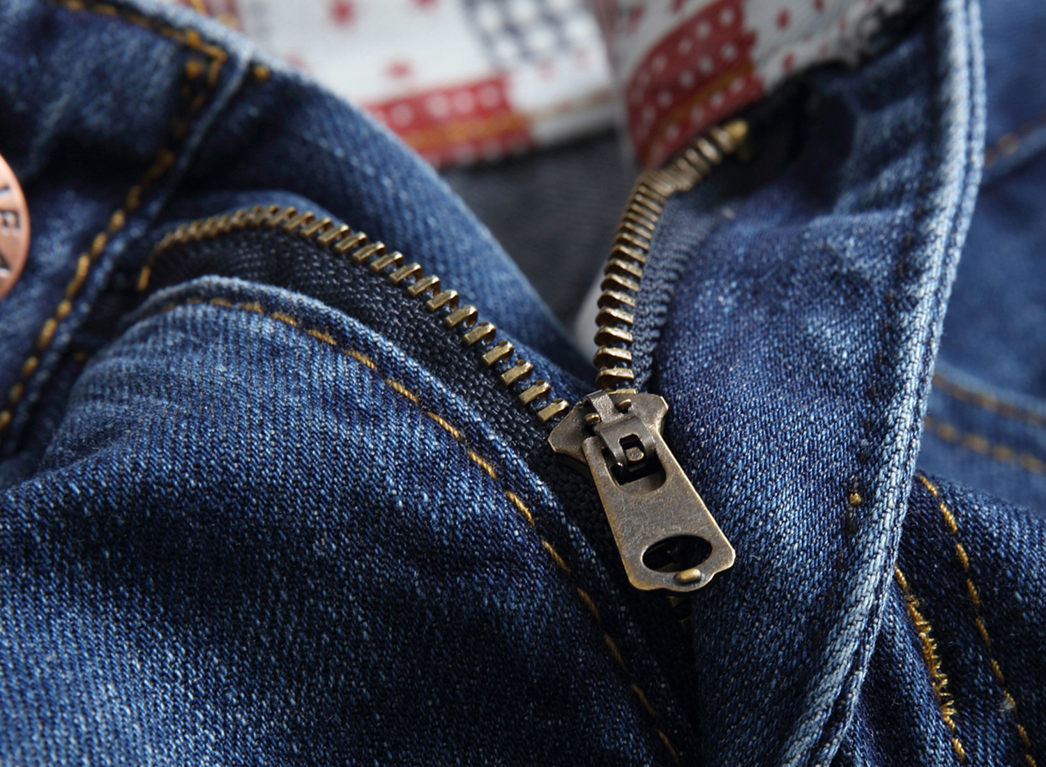 men’s destroyed ripped denim shorts