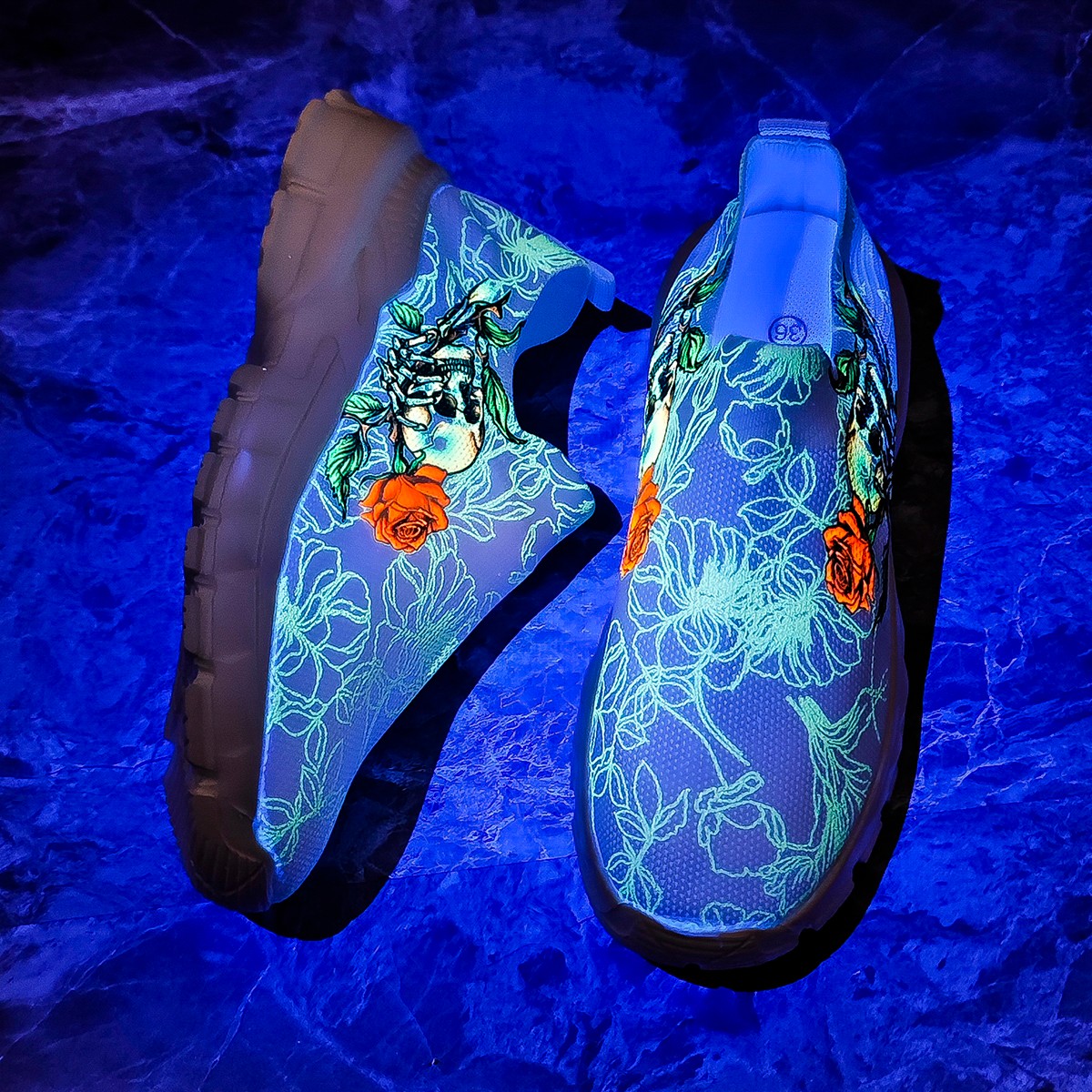 Fluorescent white slip-on shallow mouth sports casual shoes look good ...