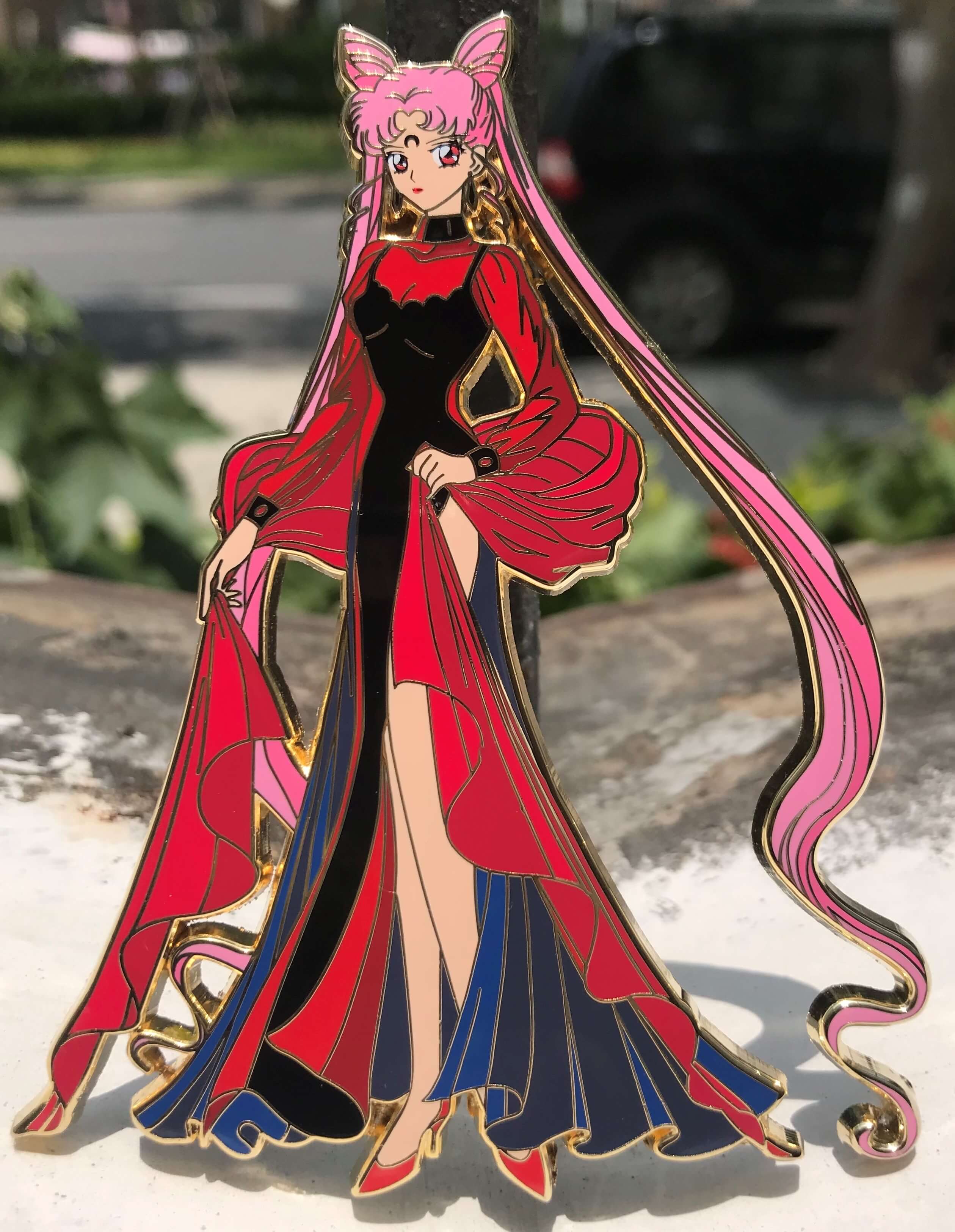 Black Lady pin