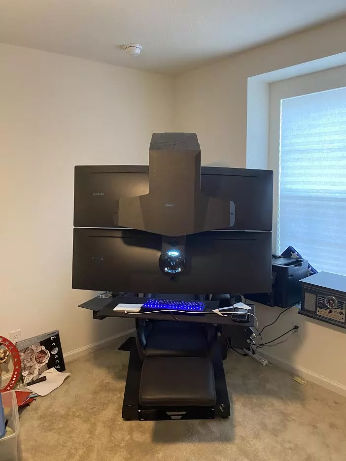 Model 320 Computer cockpit workstation