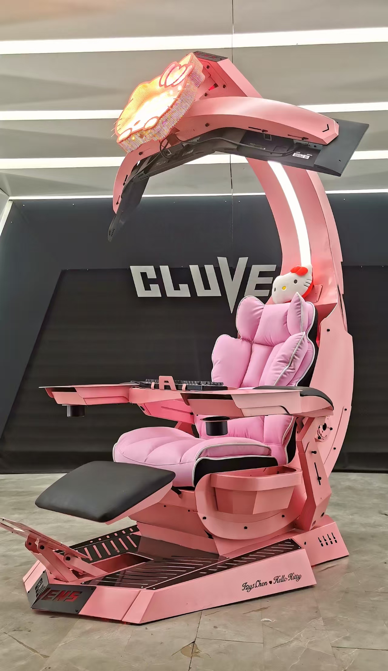 Cluvens Manticore - Best Selling model bigger & wider recline workstation